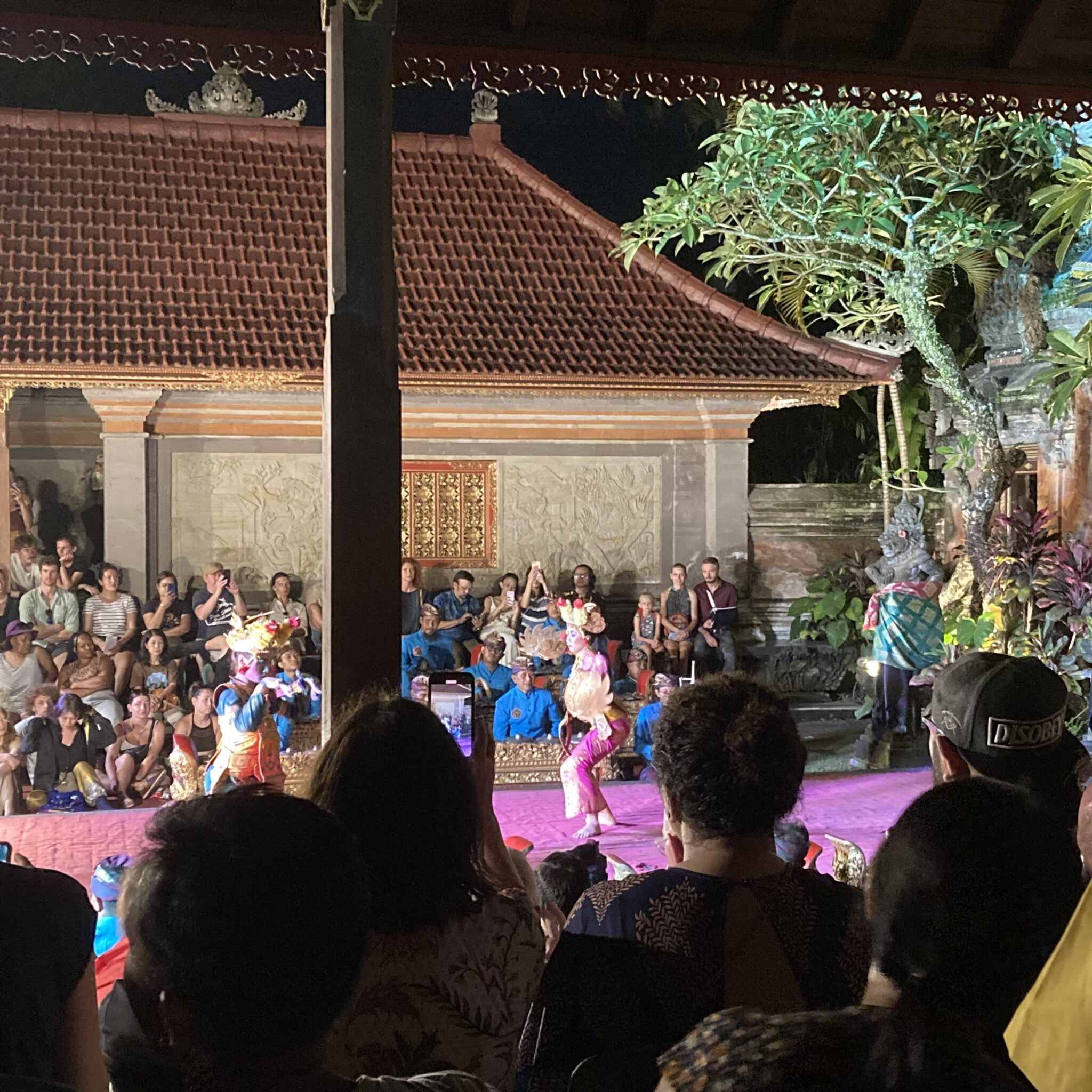 バリ島ウブド王宮でガムランと伝統舞踊｜Legong & Barong Dance鑑賞レポ | 2度目の海外帯同はシンガポール ～piroko ...