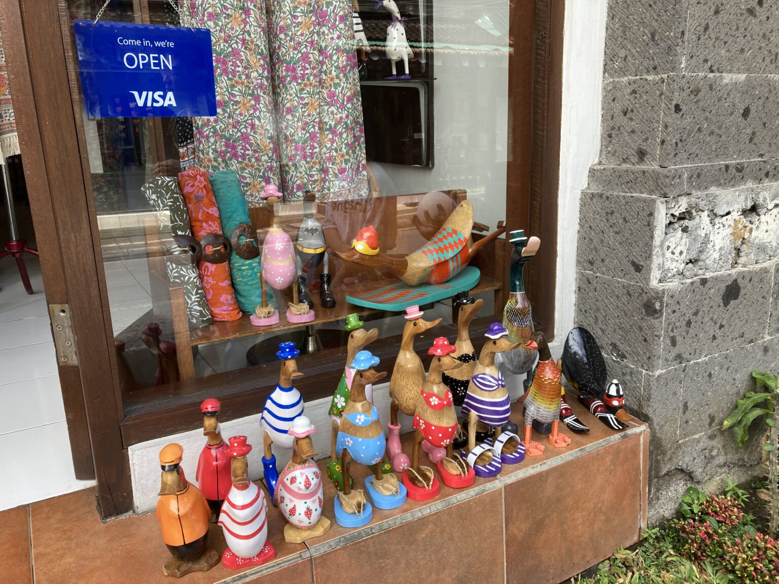 バリ島ウブドでお散歩観光｜徒歩で完結！お土産購入とピザランチ | 2度目の海外帯同はシンガポール ～piroko、上海に引き続きまた帯同するってよ～