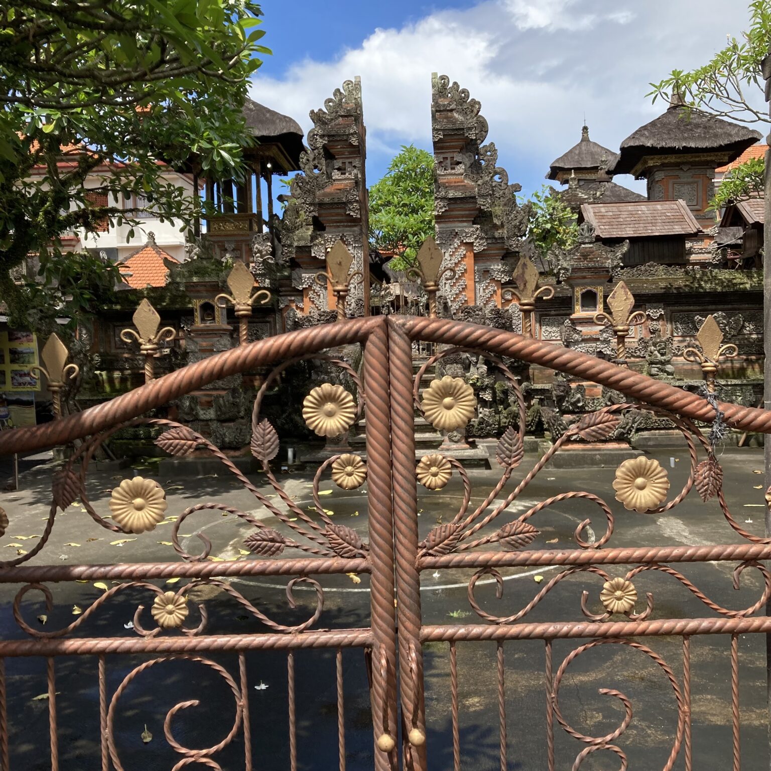 バリ島ウブドでお散歩観光｜徒歩で完結！お土産購入とピザランチ | 2度目の海外帯同はシンガポール ～piroko、上海に引き続きまた帯同するってよ～